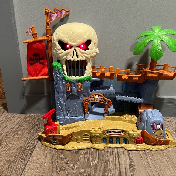 Mattel | Toys | 204 Matchbox Mattel Pirate Island Adventure Buried ...